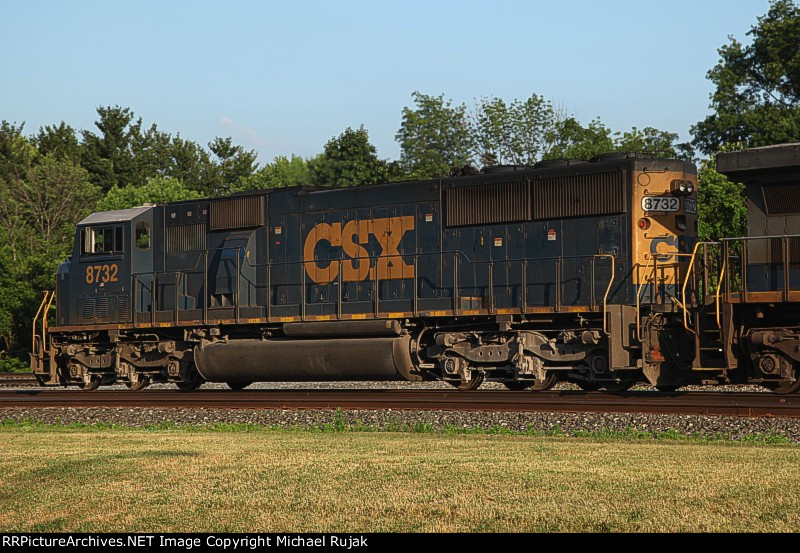 CSX 8732